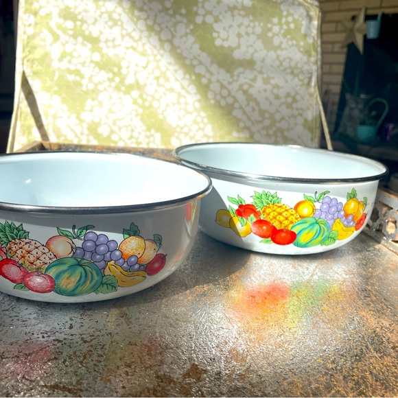 Dining | Vintage Enamelware Nested Bowls Garden Fruit Vegetable Print ...